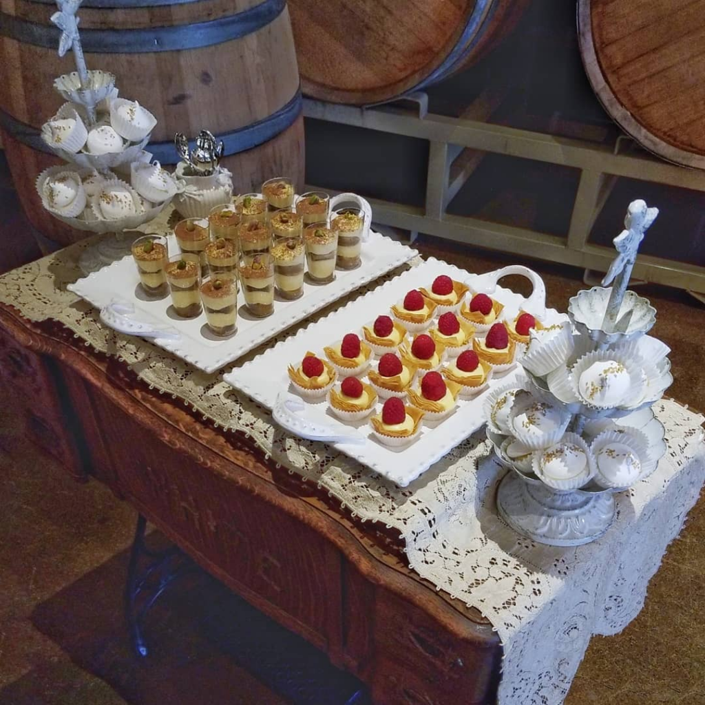 Dessert Buffets – The Hot Pink Box Dessert Co.